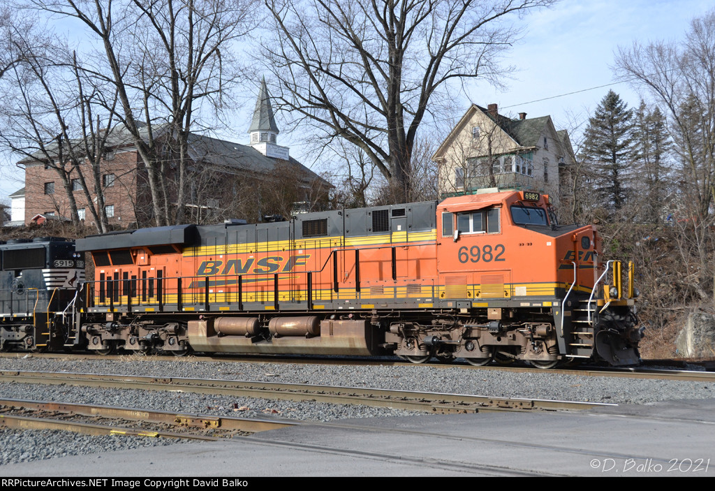 BNSF 6982